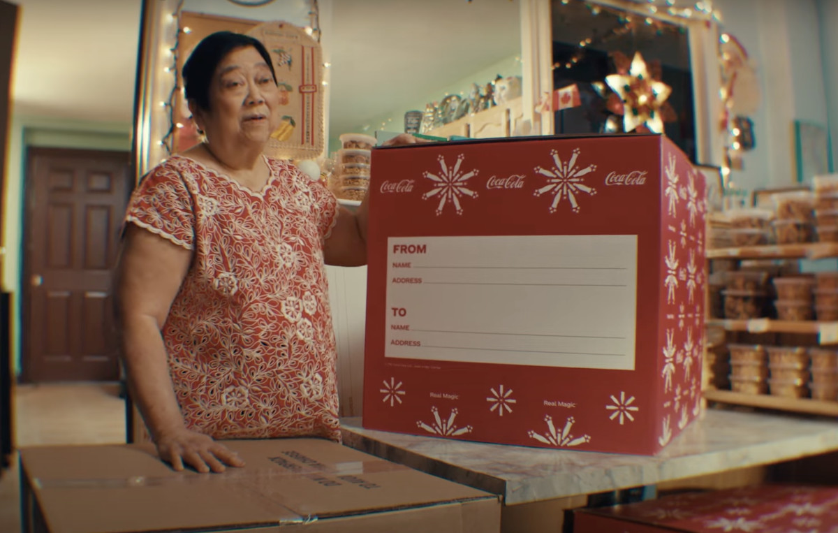 Coca-Cola Brings Back Its 'Balikbayan Magic' Holiday Campaign | DesignRush