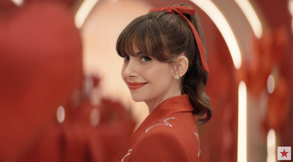 Macy's Drops Valentine’s Day Gift Guide for All Kinds of Love | DesignRush