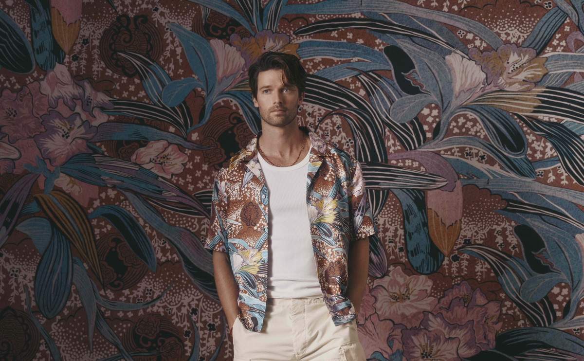 Banana Republic to Drop 'The White Lotus' Luxe Collection | DesignRush