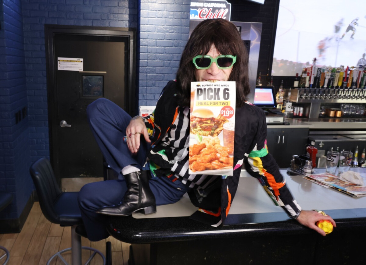 Buffalo Wild Wings Debuts Creator Campaign With Mr. Fantasy | DesignRush