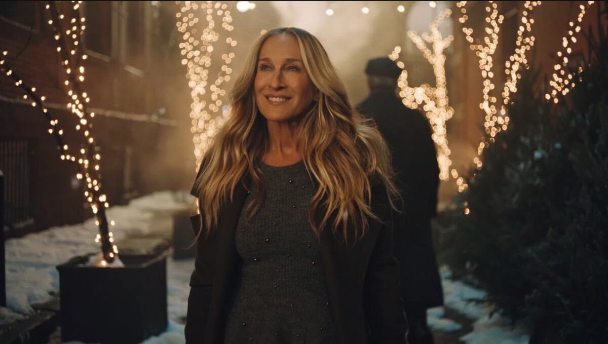 Sarah Jessica Parker Leads Google Shopping Holiday Campaign | DesignRush