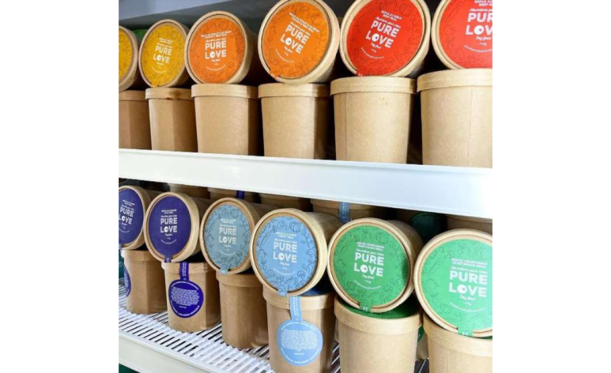 Pure Love Dog Food Packaging Design Analysis | DesignRush