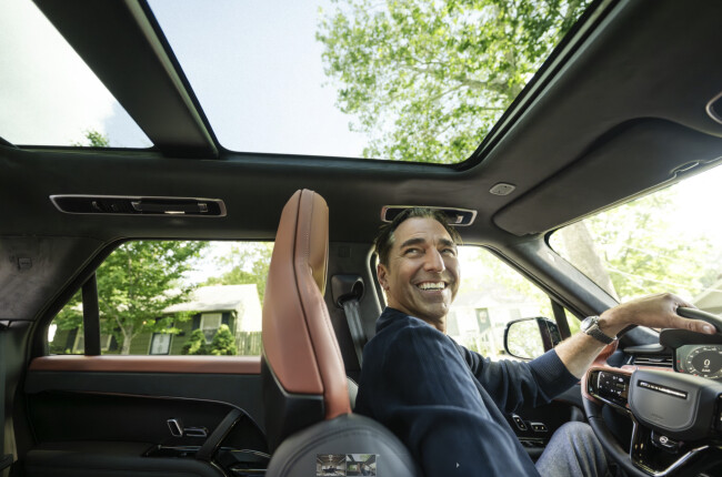 Range Rover Drops Stadium Design-Inspired Campaign | DesignRush